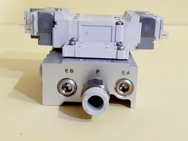 SMC Manifold with 4 x SMC SY5240-5L0ZD solenoid valves - Industrial SOL ...