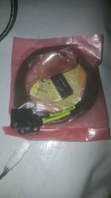 KEYENCE FU-12 FIBER OPTIC SENSOR - Industrial SOL Pte Ltd