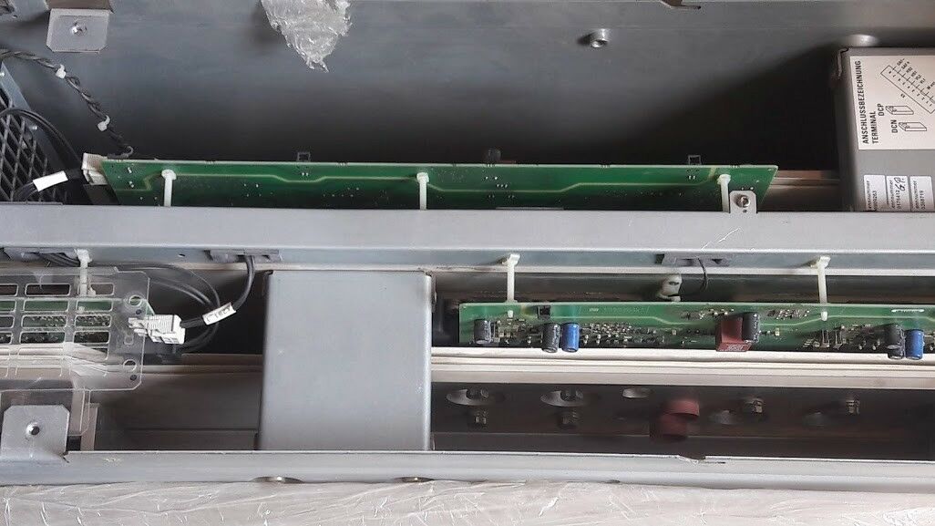Siemens Sinamics Motor Module 6SL3325-1TG41-3AA3 Ver 2PE C DC 675-1080V ...