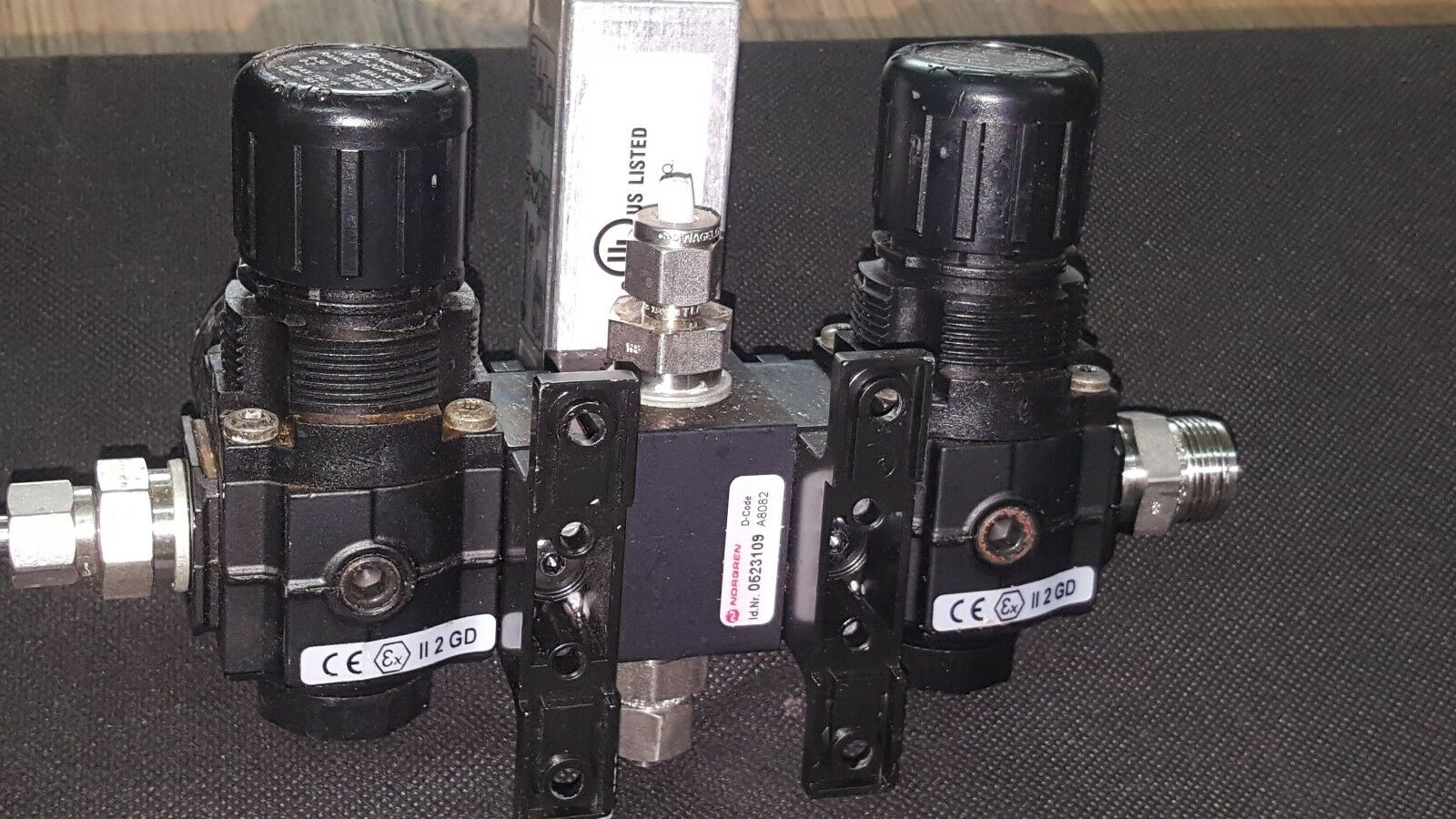 Norgren 33D 0863246 Pressure Switch 0523109 Valve Block With Regulator ...