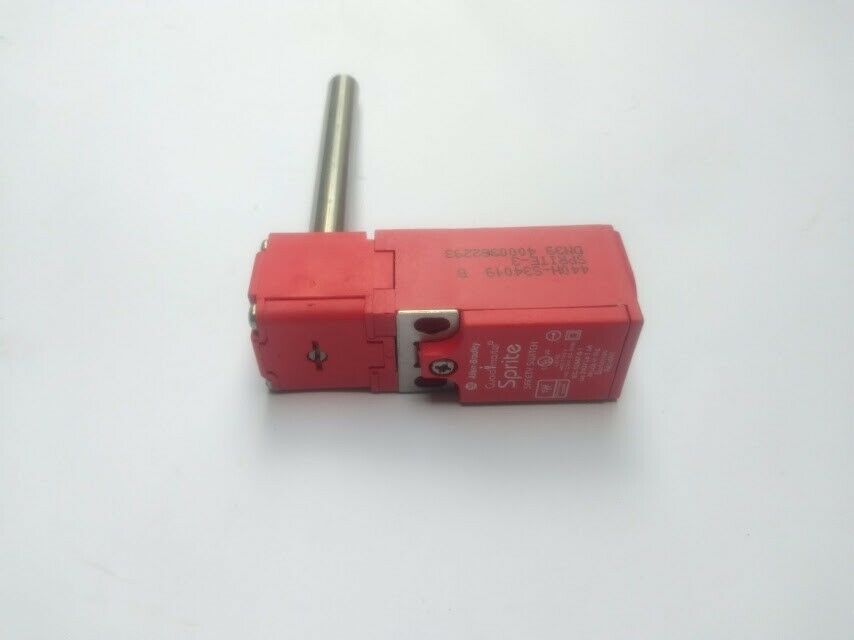 Allen-Bradley 440H-S34019 Ser B Guardmaster Sprite Hinge Safety Switch ...