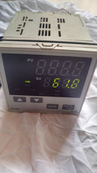 NAIS KT9 Temperature Controller AKT 9111100 Matsushita Electric Work ...