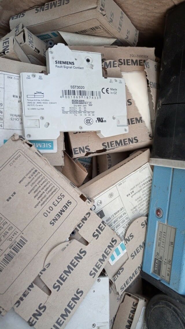 New Siemens Fault Signal contact 5ST3020 GB14048.5/50Hz - Industrial ...