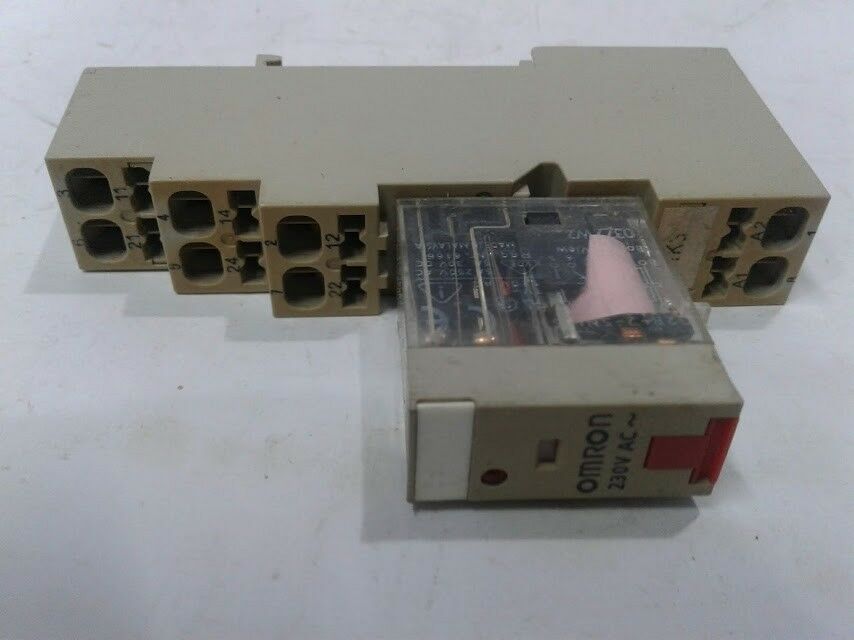 Omron Corporation P2RF-08-S 230 VAC Coil Relay Max.SA250VAC ...