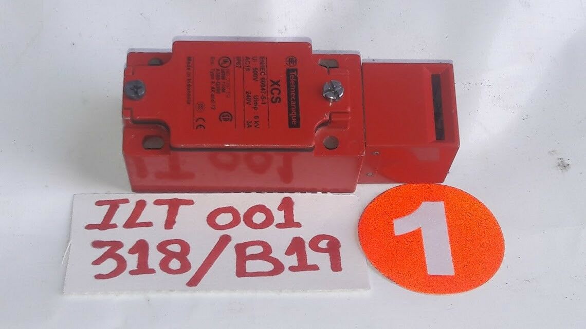 Telemecanique XCS-A501 Safety Interlock Switch 240V 3A - Industrial SOL ...