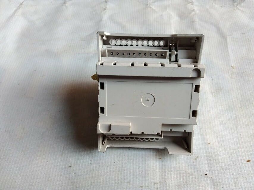 Schneider Electric TAC Xenta 411 0-073-0201-1 Ver 1.05 Digital Input ...