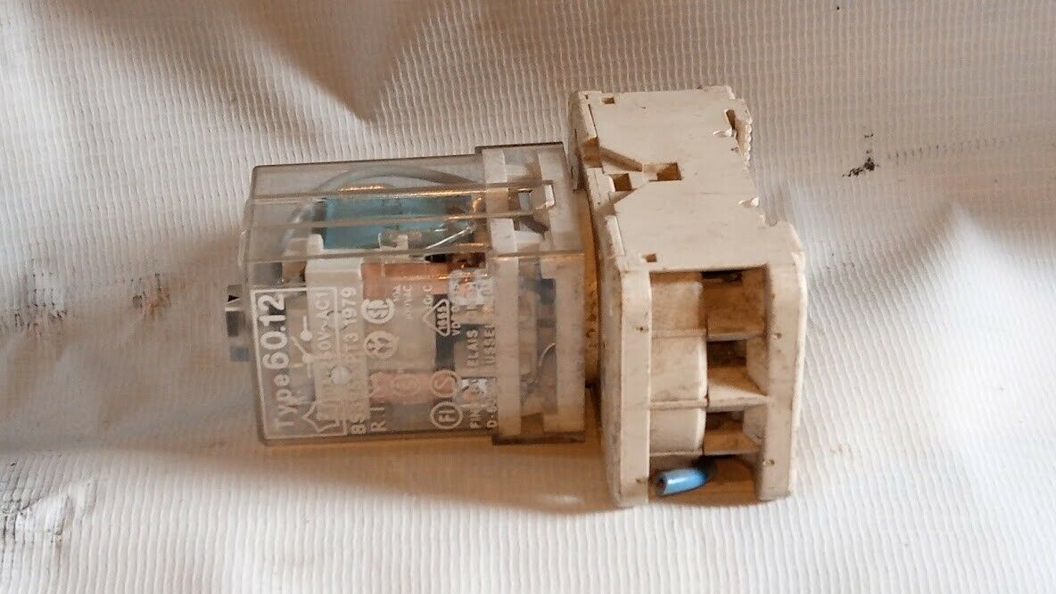 Finder Type 60.12 Cube Relay 8 6012 Pin Round with base - Industrial ...
