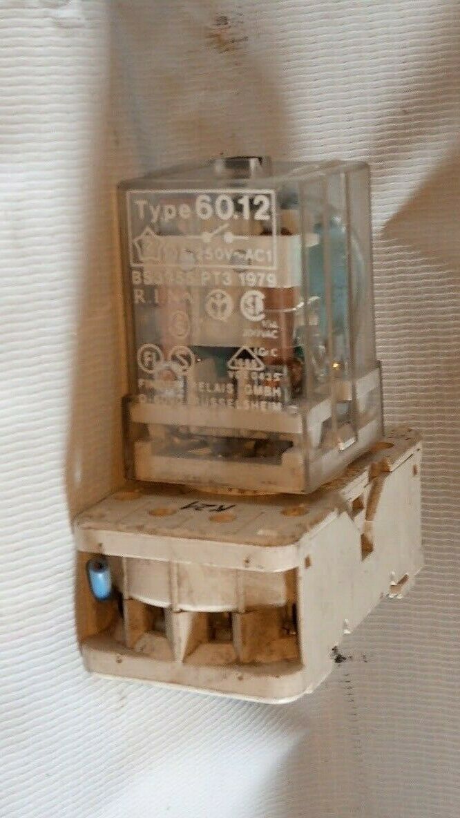 Finder Type 60.12 Cube Relay 8 6012 Pin Round with base - Industrial ...