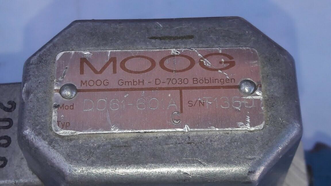 MOOG D642-562 Type H02KX1A0CNX D061-601A Hydraulic Servo-Proportional ...