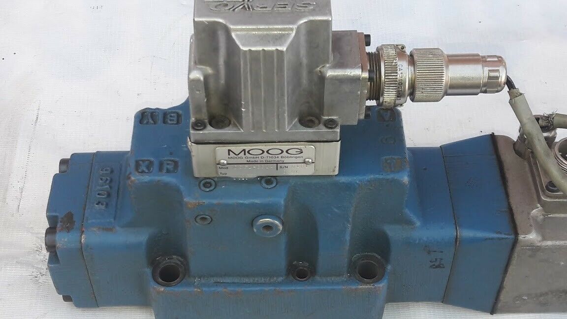 MOOG D662-1706C Typ D01HABMANSB0 Hydraulic ServoJet Proportional valve ...