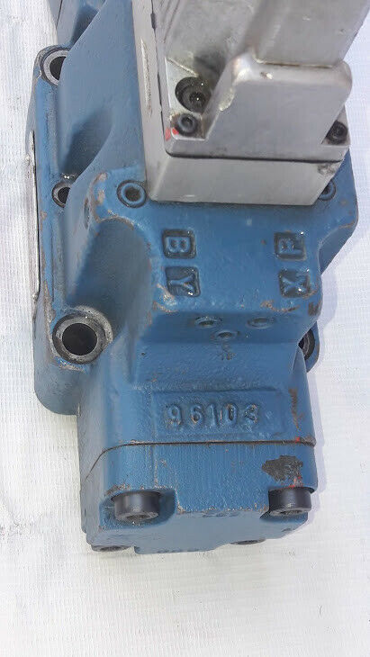 MOOG D662-1706C Typ D01HABMANSB0 Hydraulic ServoJet Proportional valve ...