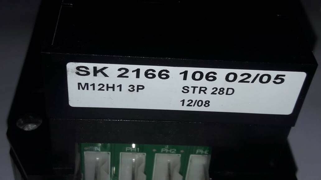 Merlin gerin STR 28D Trip Unit SK 2166 106 02/05 M12H1 3P New