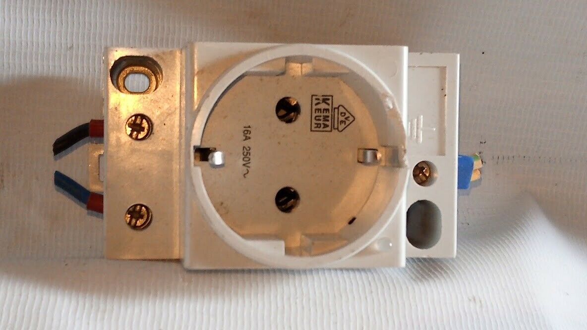 Murr Elektronik 67901 Power SOCKET EURO/GERMAN DINRAIL MOUNT ...