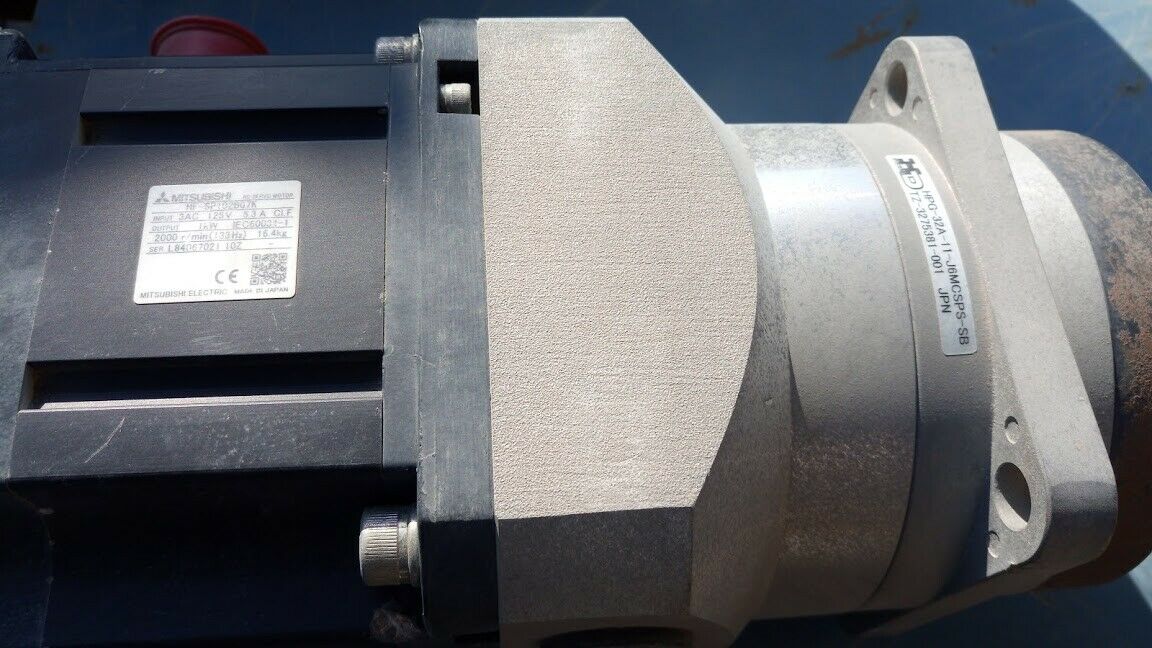 Mitsubishi HF-SP102BG7K with Harmonic Drive HPG-32A-11-J6MCSPS-SB New