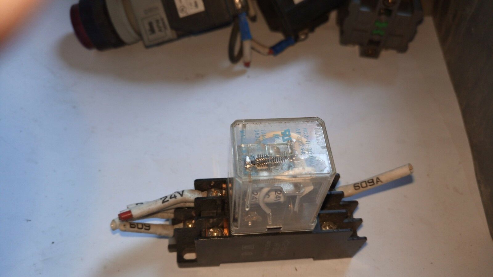 Nais Matsushita relay HC2-H-DC24 with socket HC2-SFD-S AP3821