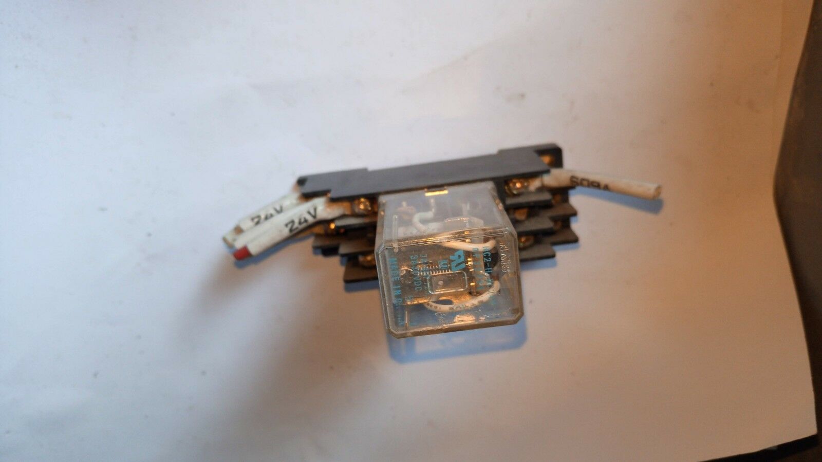 Nais Matsushita relay HC2-H-DC24 with socket HC2-SFD-S AP3821