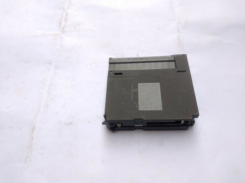 Mitsubishi Electric QY80 Output Unit 12/24VDC 0.5A - Industrial SOL Pte Ltd