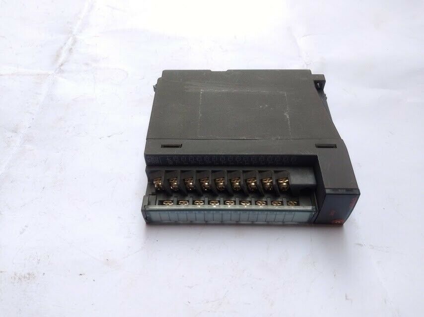 Mitsubishi Electric QY80 Output Unit 12/24VDC 0.5A - Industrial SOL Pte Ltd