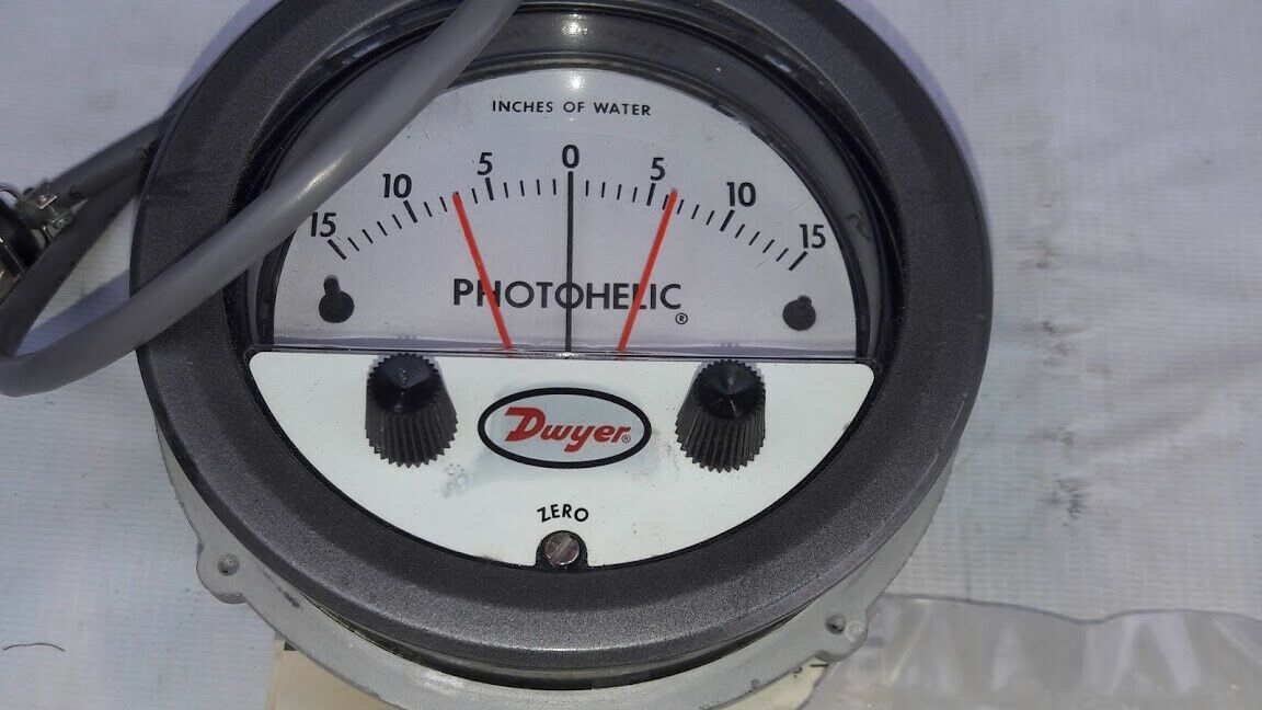 Dwyer Instruments Inc Photohelic Series 3000MR 24VdC Pressure Gauge New ...