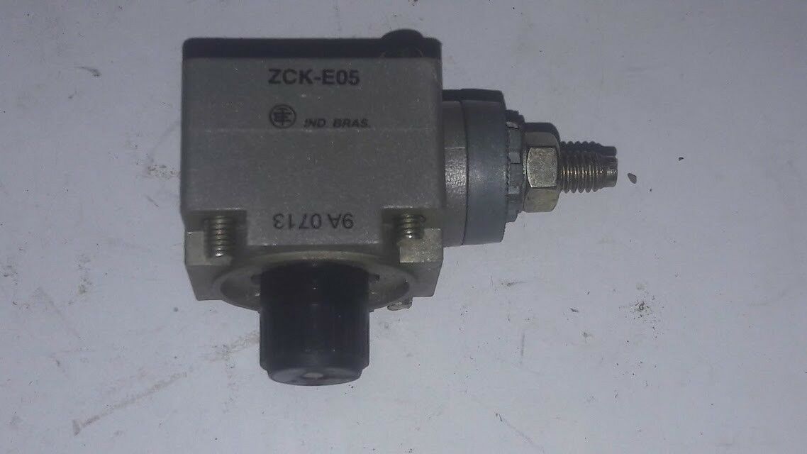 New telemecanique ZCKE05 Limit Switch ZCK-E05 - Industrial SOL Pte Ltd
