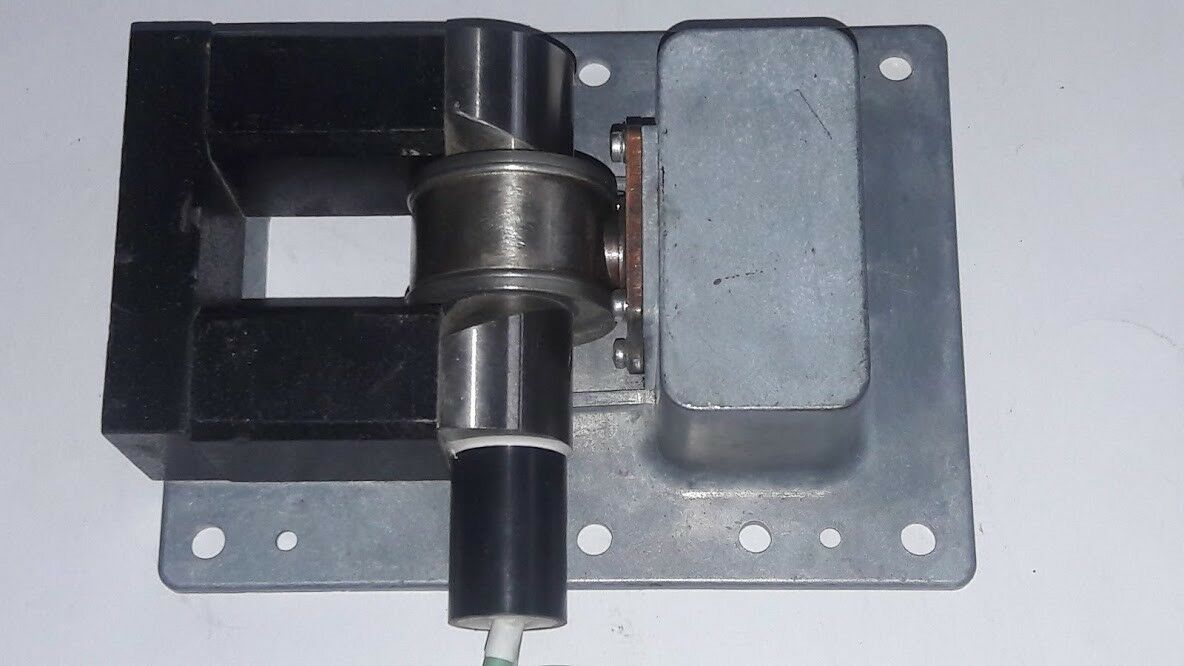 e2v Technologies MG5223F EEV MAGNETRON MG5223F Marine Radar Magnetron ...