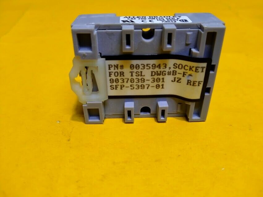 Allen Bradley 8 Pin Socket 700-HN125 Ser. A P/N 0035943 Socket New ...