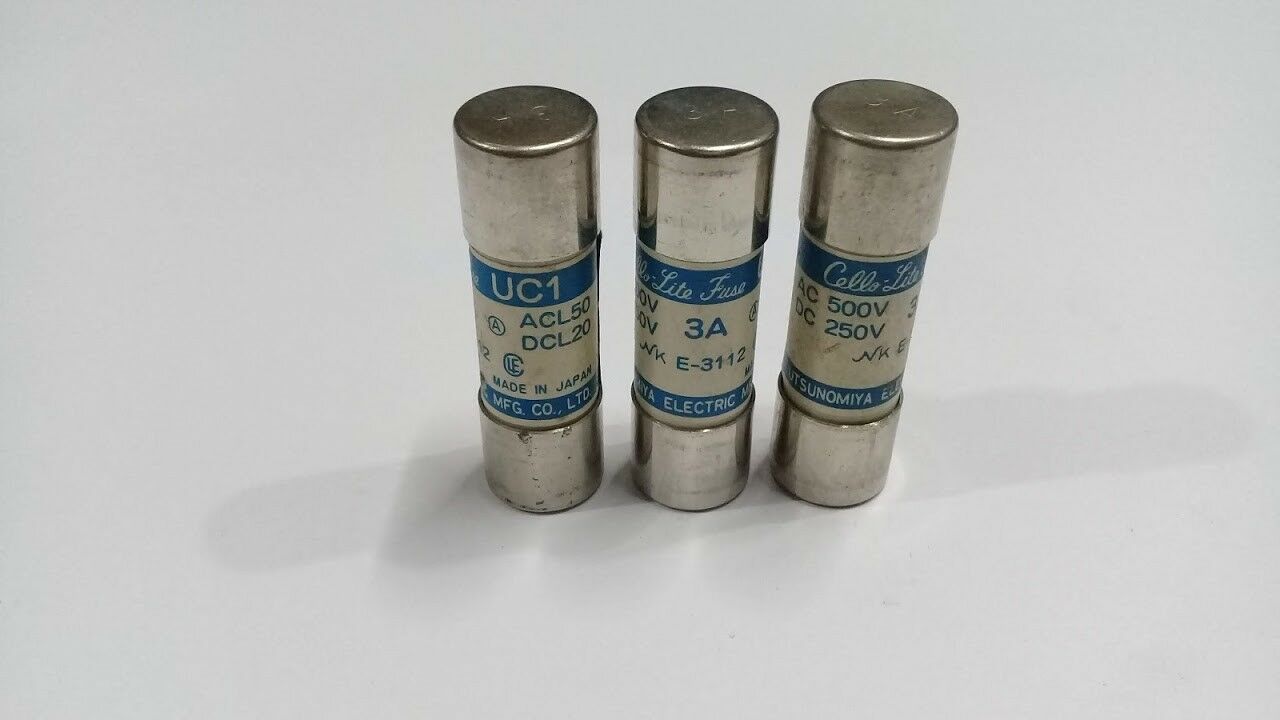 Utsunomiya Electric UC1 3A AC 500V DC 250V Cello-Lite Fuse UC1 Lot of 3 ...