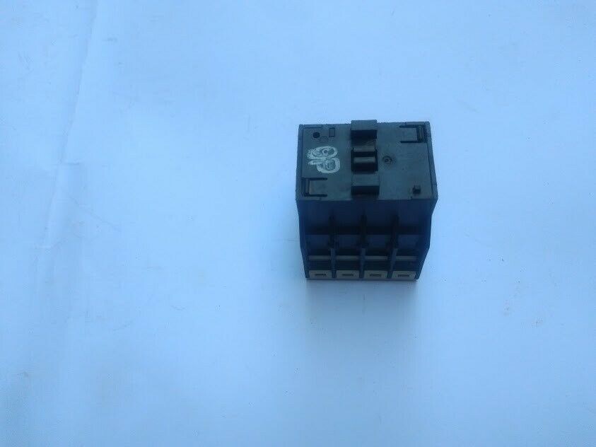 Moeller DIL M32-XHI22 XTCEXFCC22 Auxiliary Contact Block Free WorldWide ...