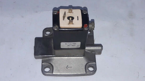 BURKERT 5282 A 32.0 FKM VA 2-Way Servo-assisted Solenoid Valve G1 1/4 ...