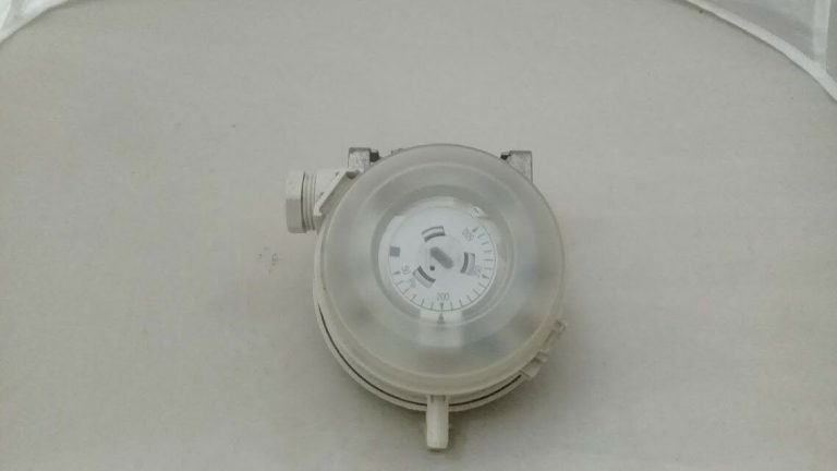 Siemens QBM81-5 Differential Pressure Switch - Industrial SOL Pte Ltd