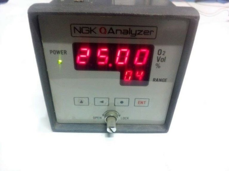 NGK RE-210 Cat.No. KX-621020-A421D Analyzer / Oxygen Analyzer NGK ...