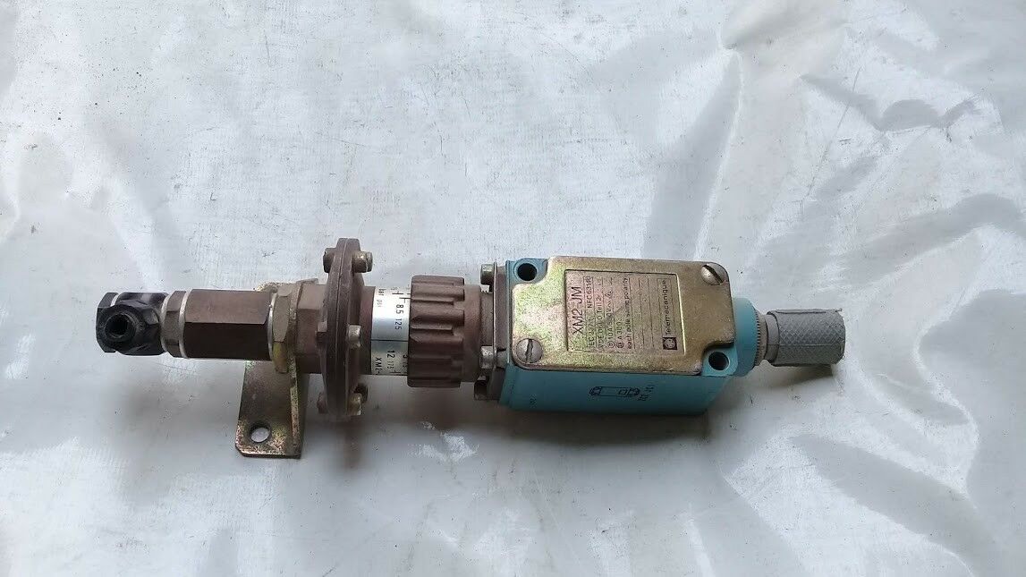 Telemecanique XM2-JM Pressure Switch XM2JM - Industrial SOL Pte Ltd