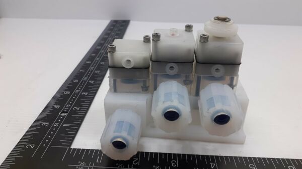 Applied Materials 888-040130 Entegris valve manifold block 10733188 ...