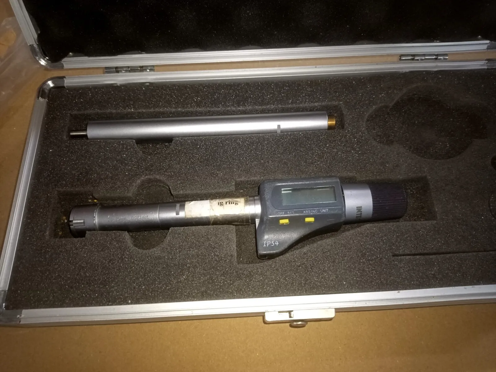 INTEC Digital Internal 3-point micrometer Gauge - Industrial SOL Pte Ltd