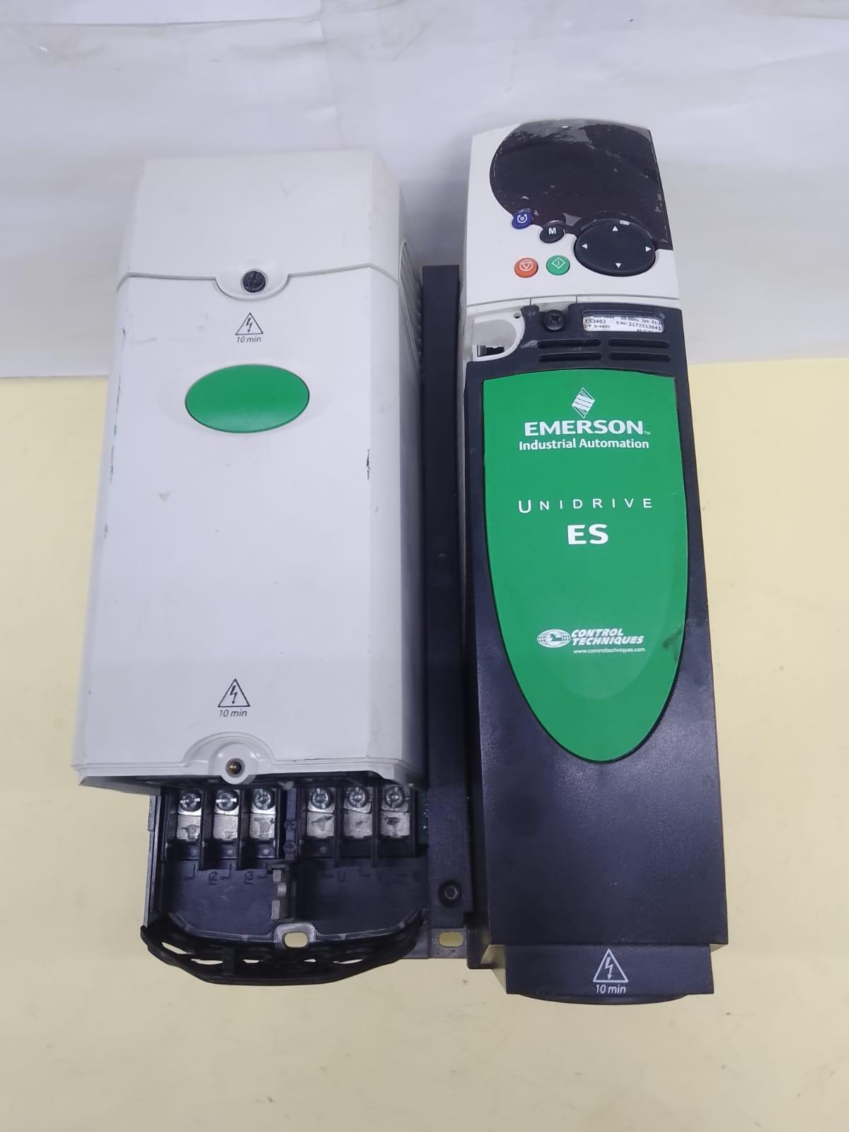 Emerson ES3403 Unidrive ES control Techniques - Industrial SOL Pte Ltd