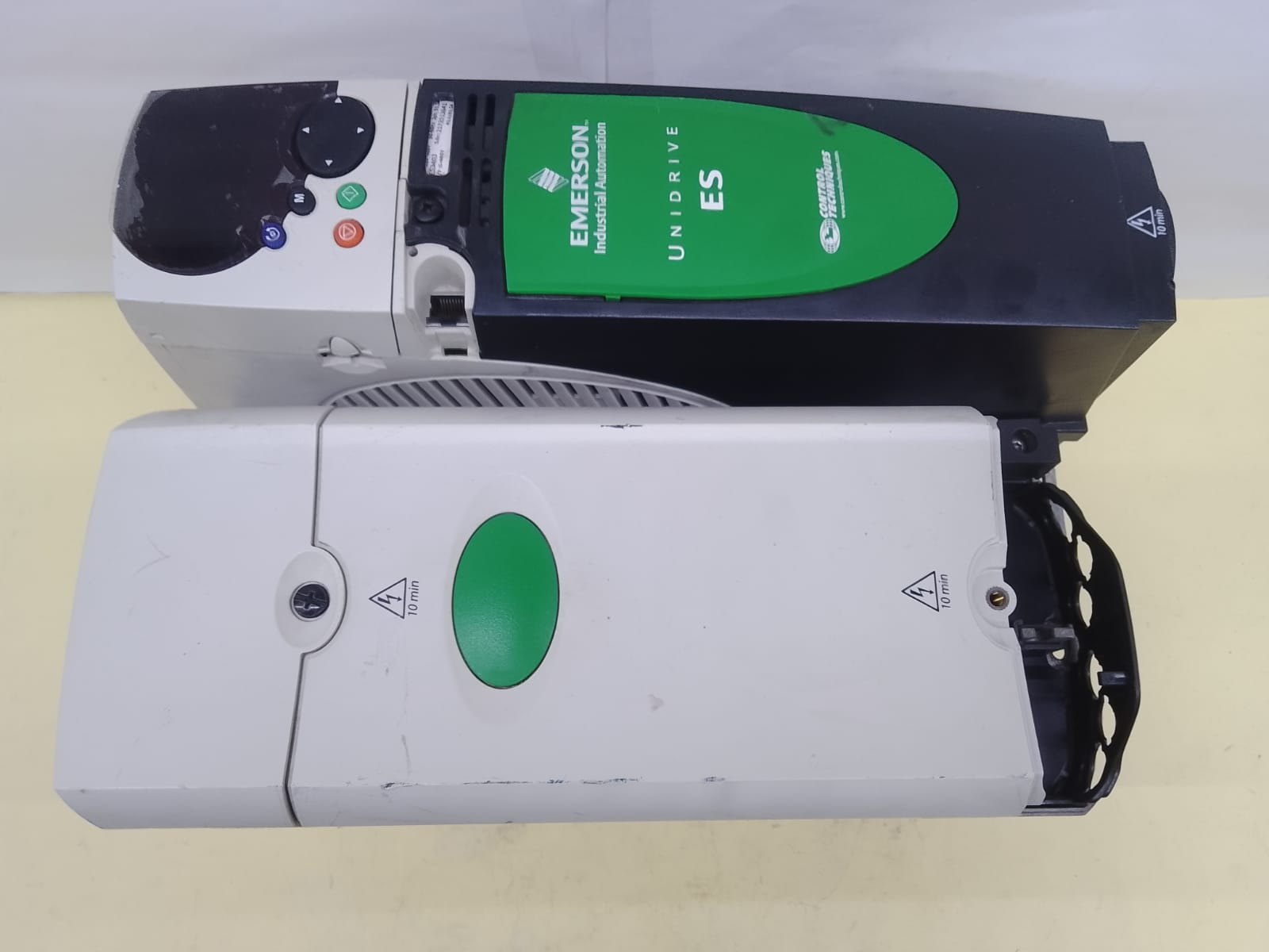 Emerson ES3403 Unidrive ES control Techniques - Industrial SOL Pte Ltd