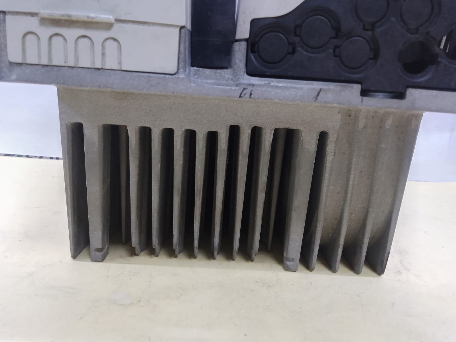 Emerson ES3403 Unidrive ES control Techniques - Industrial SOL Pte Ltd