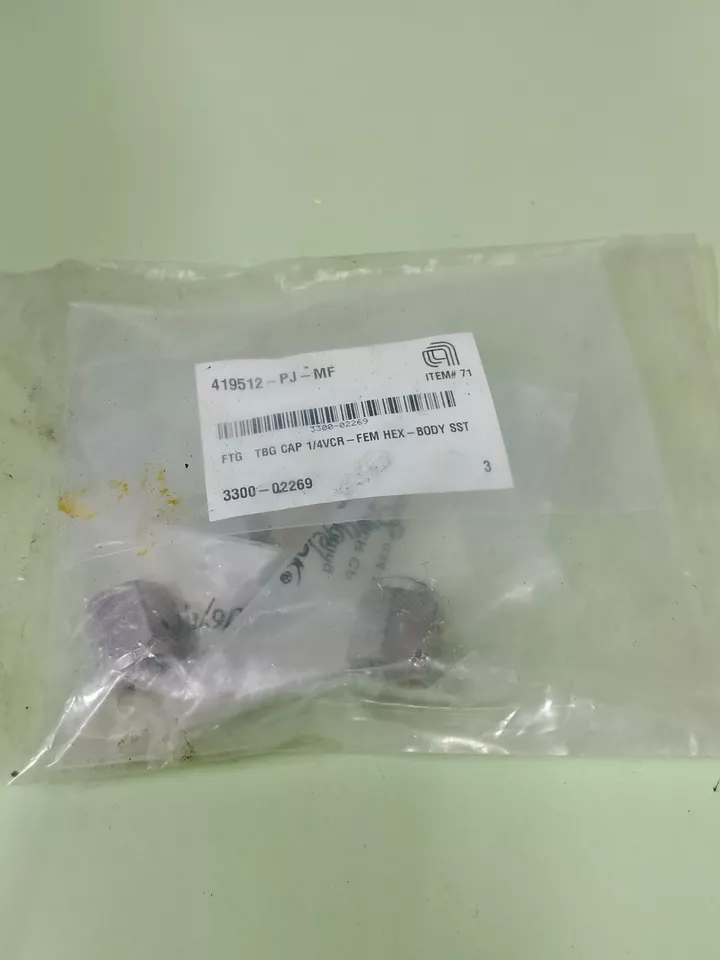 Applied Materials 3300-02269 FTG TBG CAP 1/4VCR-FEM HEX-BODY SST Lot of ...