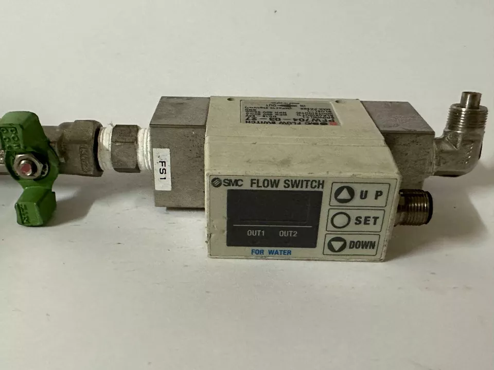 SMC PFW704-03-27 Digital Water Flow Switch 1MPA W/ 3/8 316 SS Valve ...