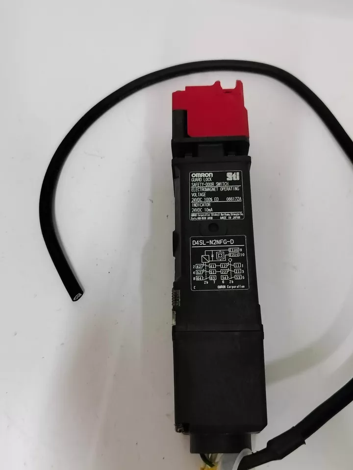 Omron Sti D4SL-N2NFG-D Guard Lock Safety-Door Switch 24VDC Key-Operated ...