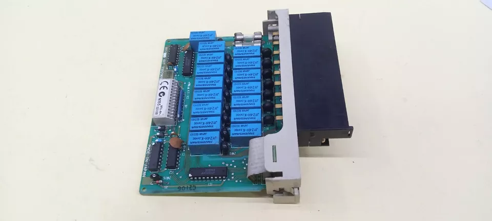 Hitachi 33029692-1 POM-RBW PLC RY/ OUT Relay I/O