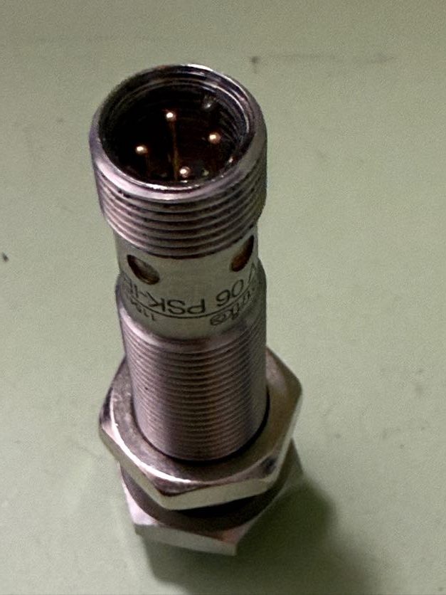 The di-sonic D7C 12 V 06 PSK-IBSL is an inductive