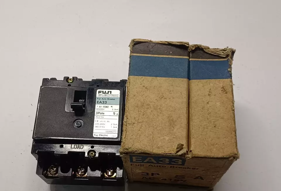 Fuji EA33 3-Pole Automatic Circuit Breaker 41-15942 5A AC415V 5KA Japan