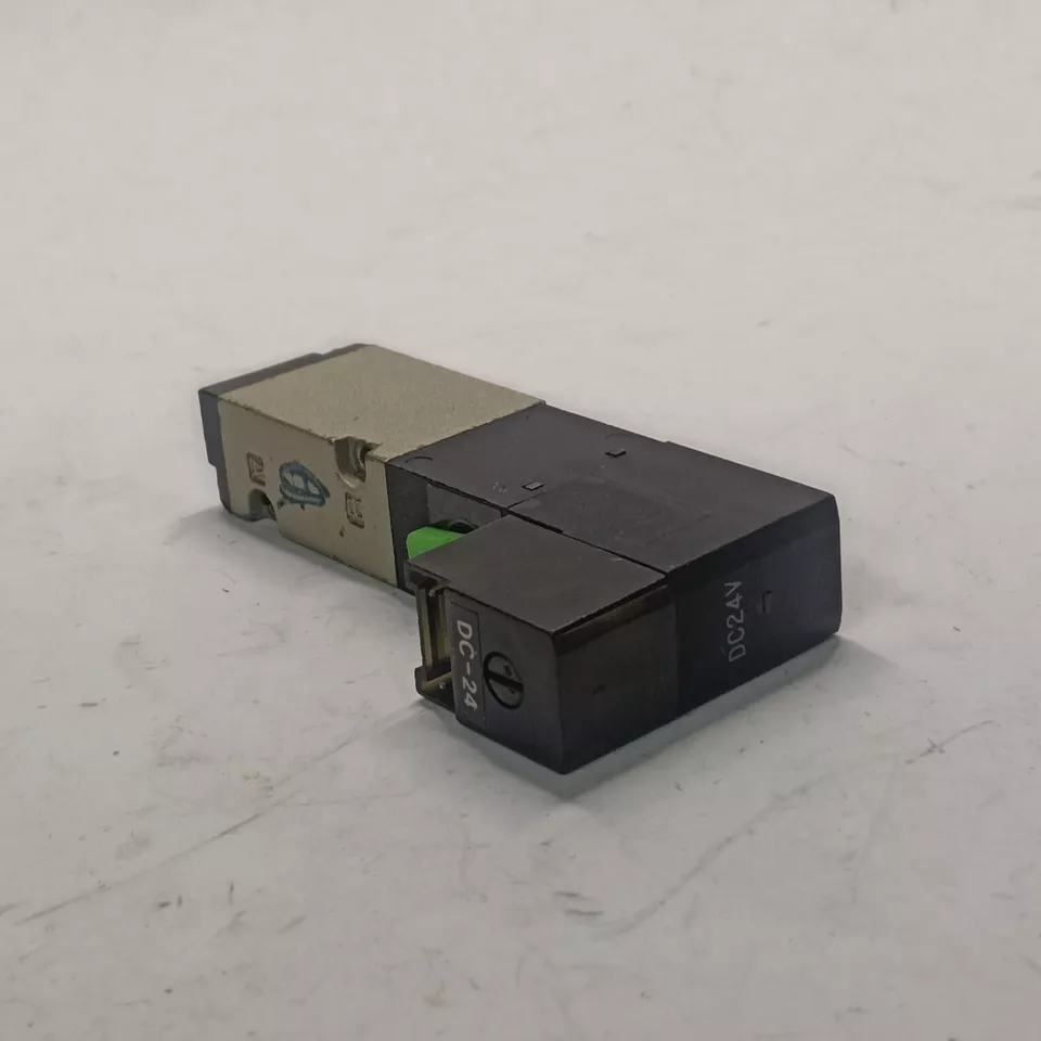 CKD 4KB119-M1D2 Pneumatic Solenoid Valve 4KB Series 0.15-0.7MPa ...