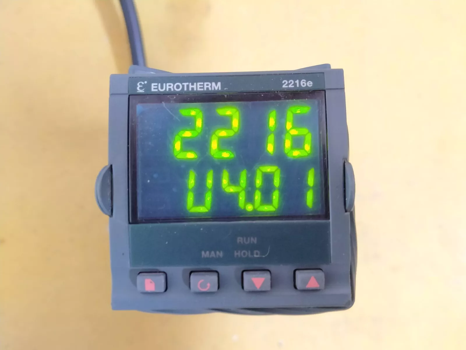 Schneider Eurotherm 2216E high stability temperature / process controllers 2200eControl Systems ...