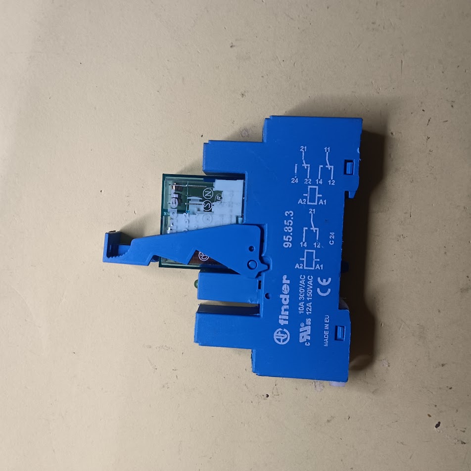 Finder 40.52 Miniature Electromagnetic Relay With 95.85.3 Socket DPDT
